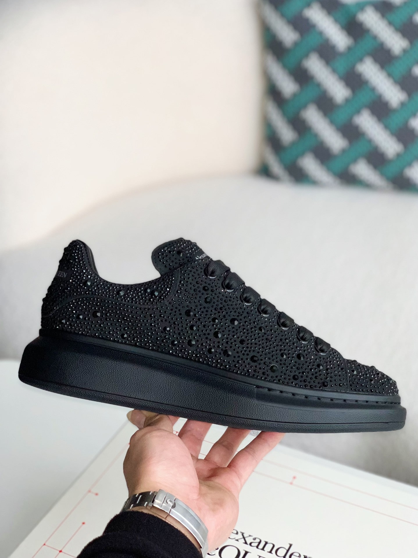Alexander McQueen Oversized Sneaker in Black/crystal - Hollo