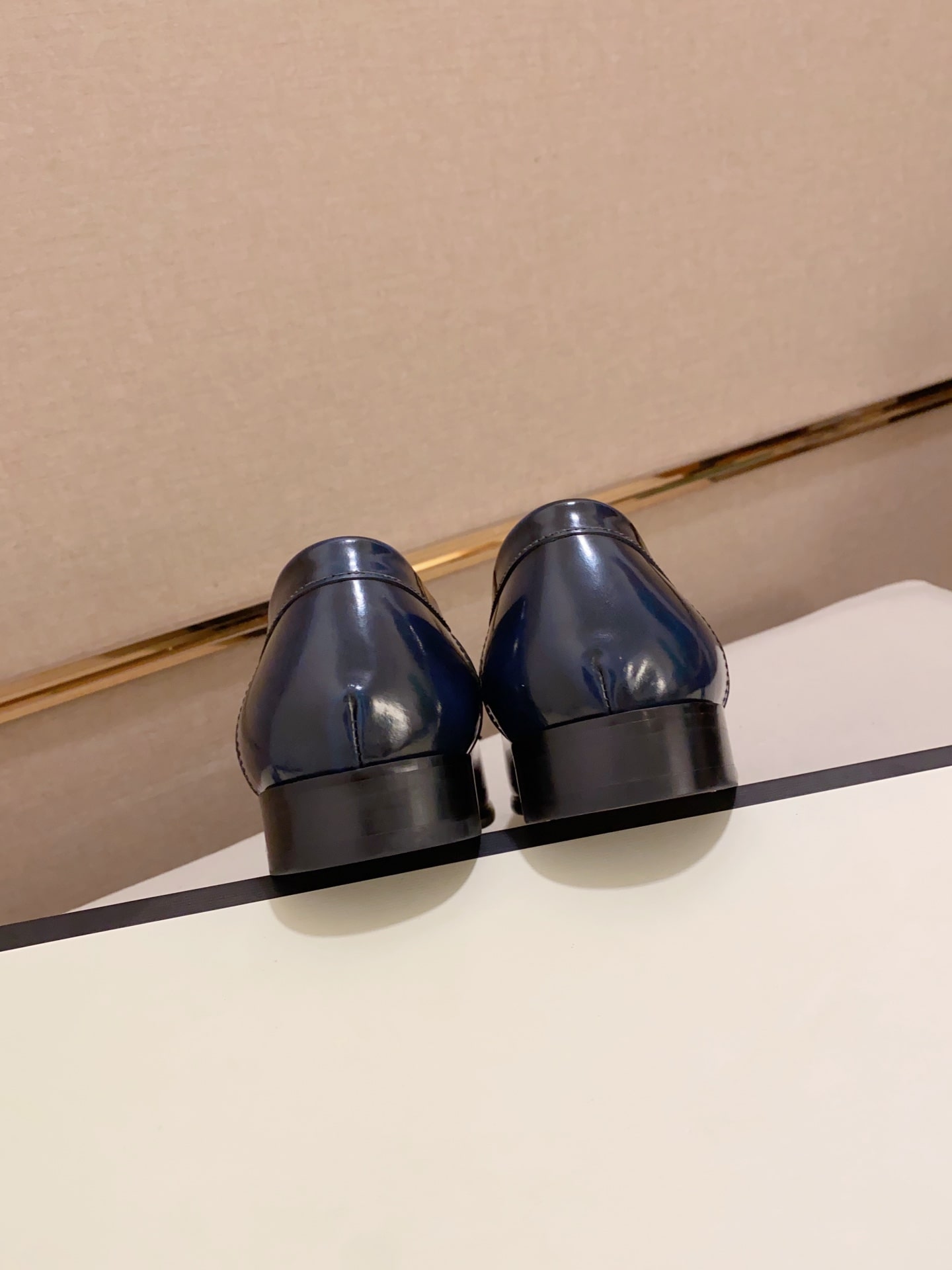Gucci Broadwick Black Leather Loafers - Hollo