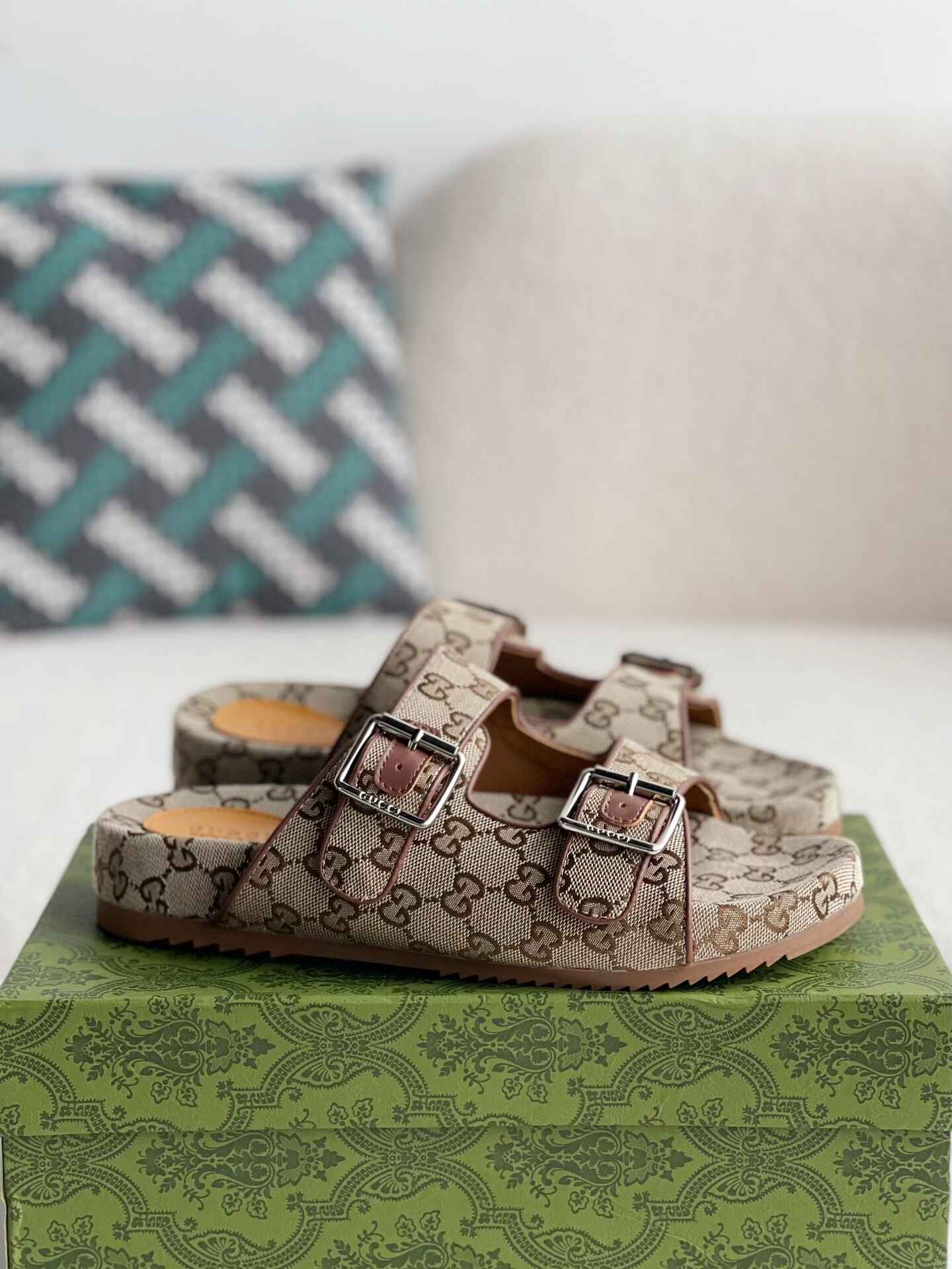 Gucci GG Canvas Beige Slide Sandals - Hollo