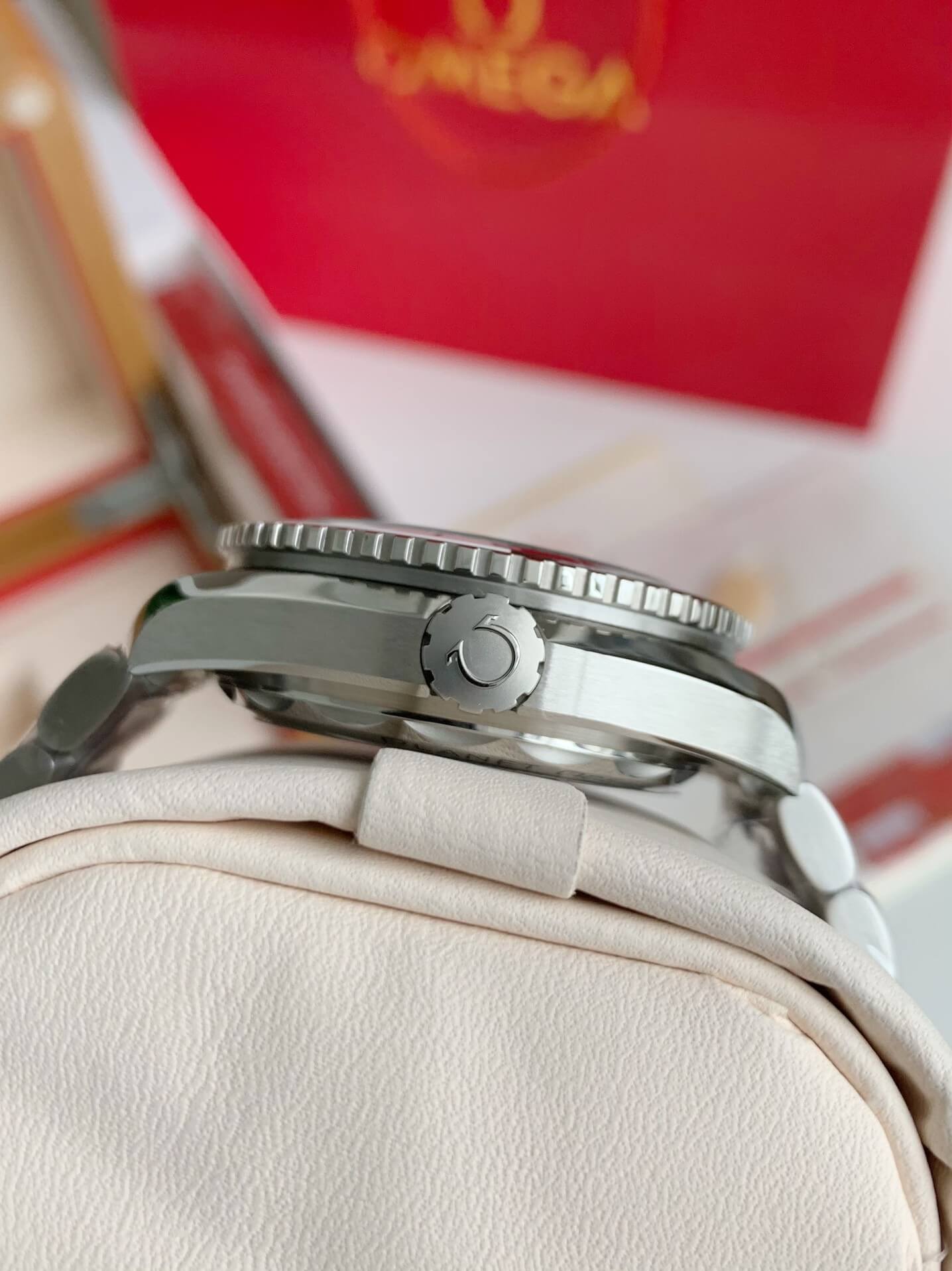 Omega Seamaster GMT Co-Axial Caliber 8605 Chronometer - Hollo