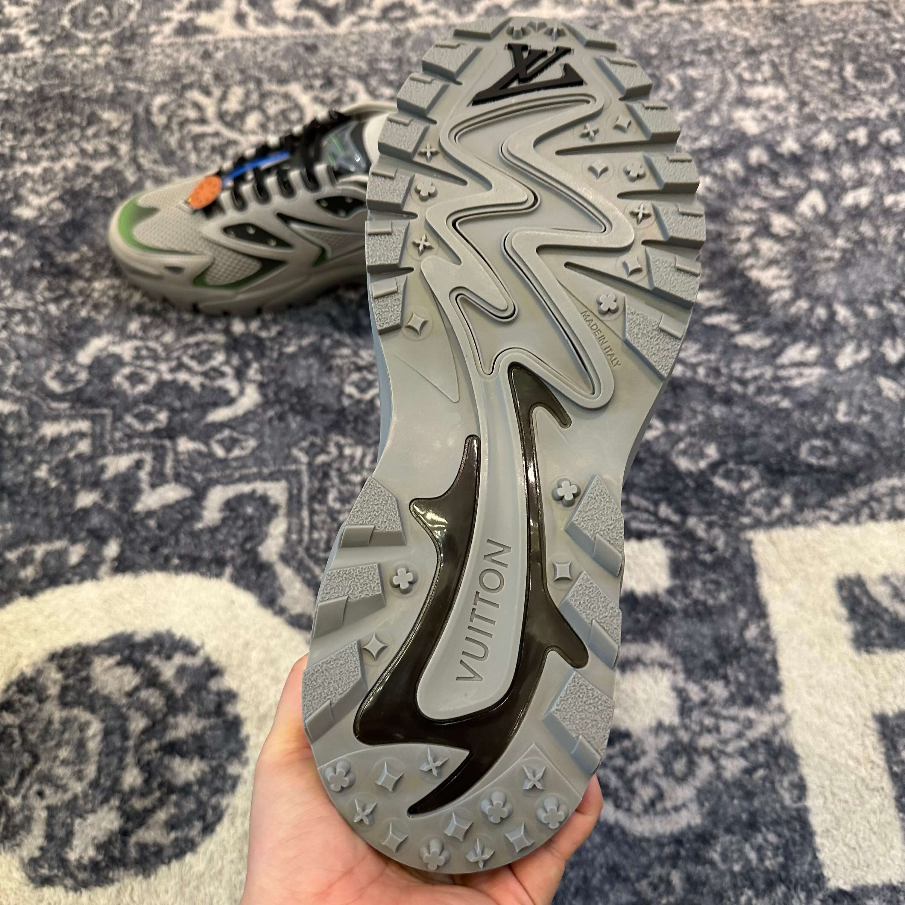 Louis Vuitton LV Runner Tatic Grey Green Sneaker - Hollo