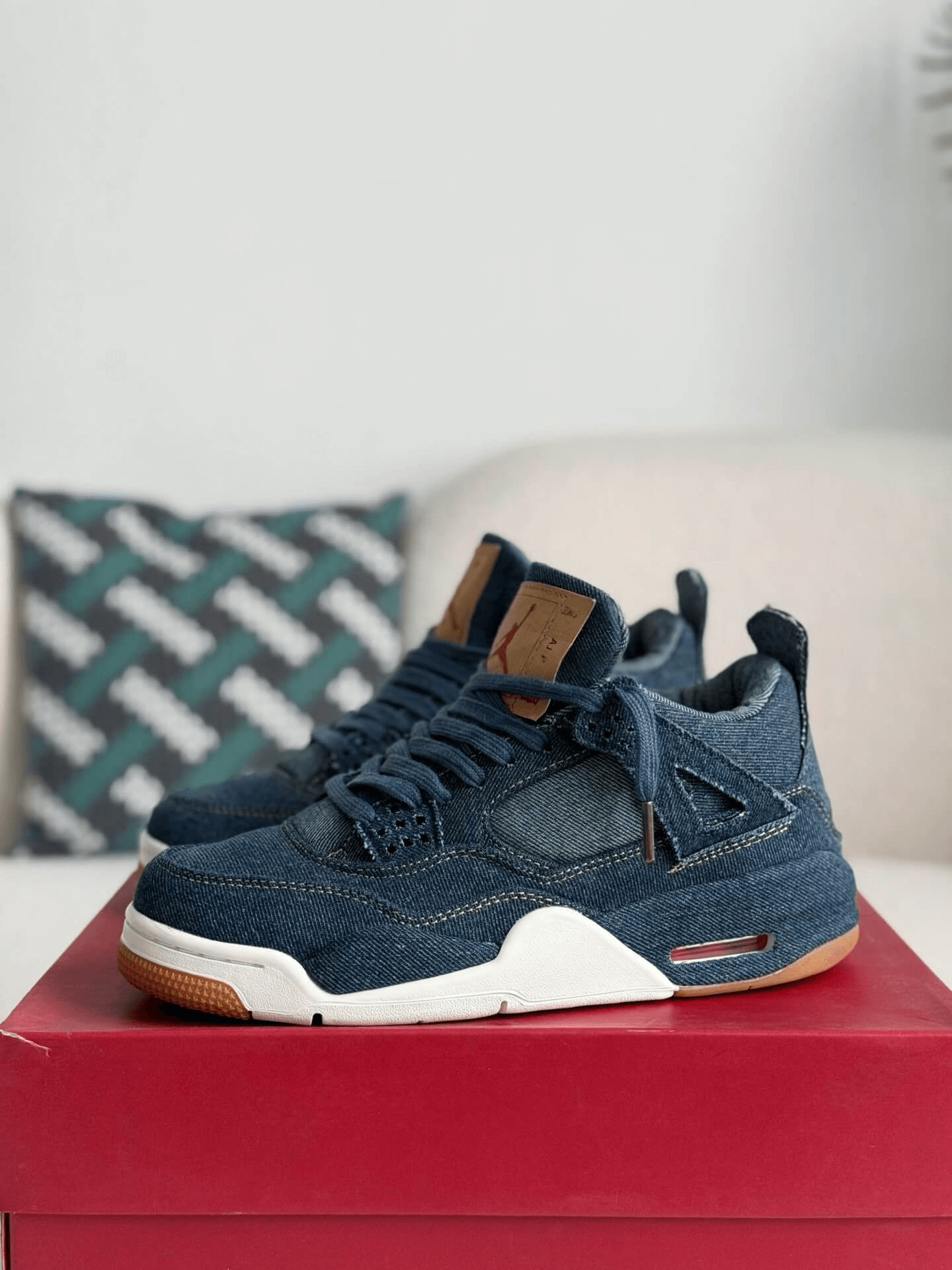 Levi’s x Air Jordan 4 Retro “Blue Denim” Sneakers - Hollo